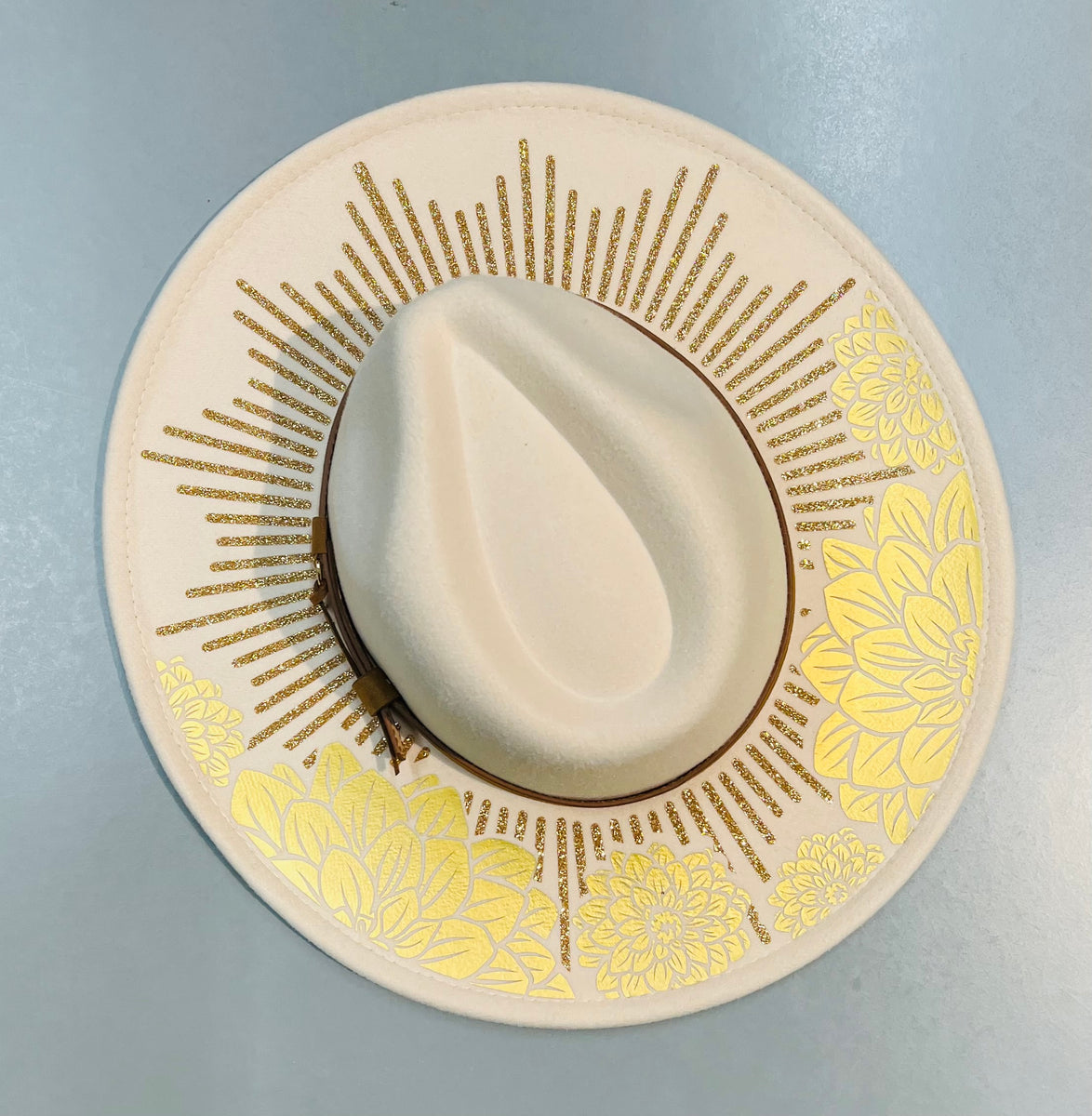 Fox & Fable - Vegan Felt Wide Brim Hat - XL Brim - Cream - Golden Dahl ...